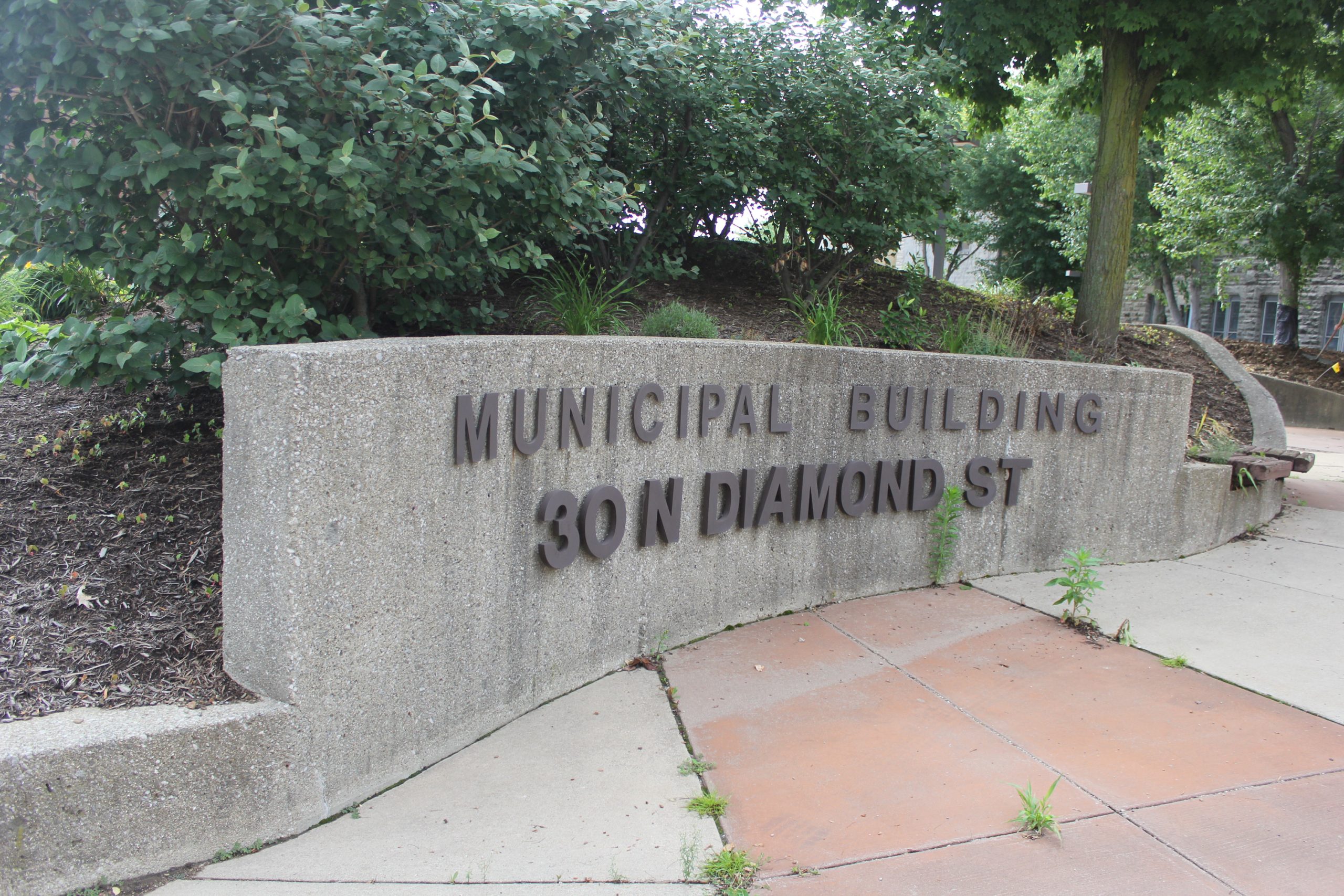 Mansfield City Council approves new contracts with police unions