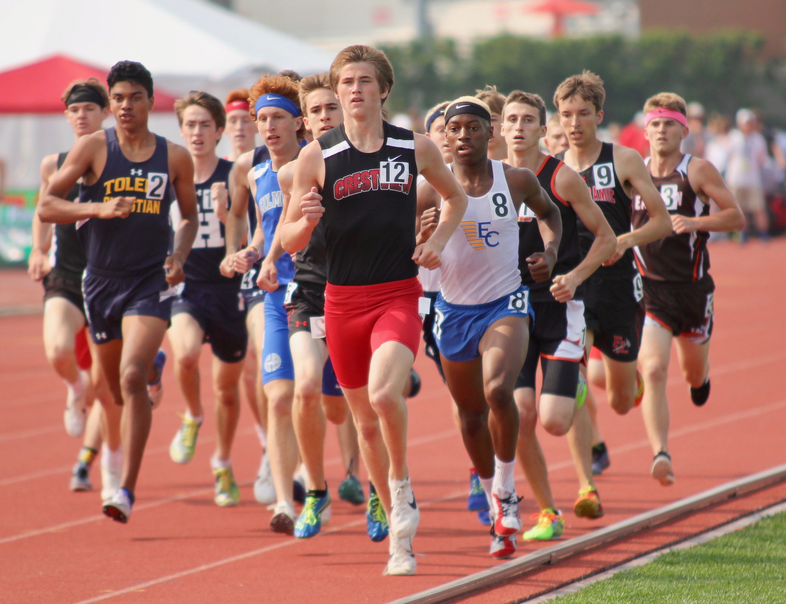 Mapleton's Roberts strikes state meet gold
