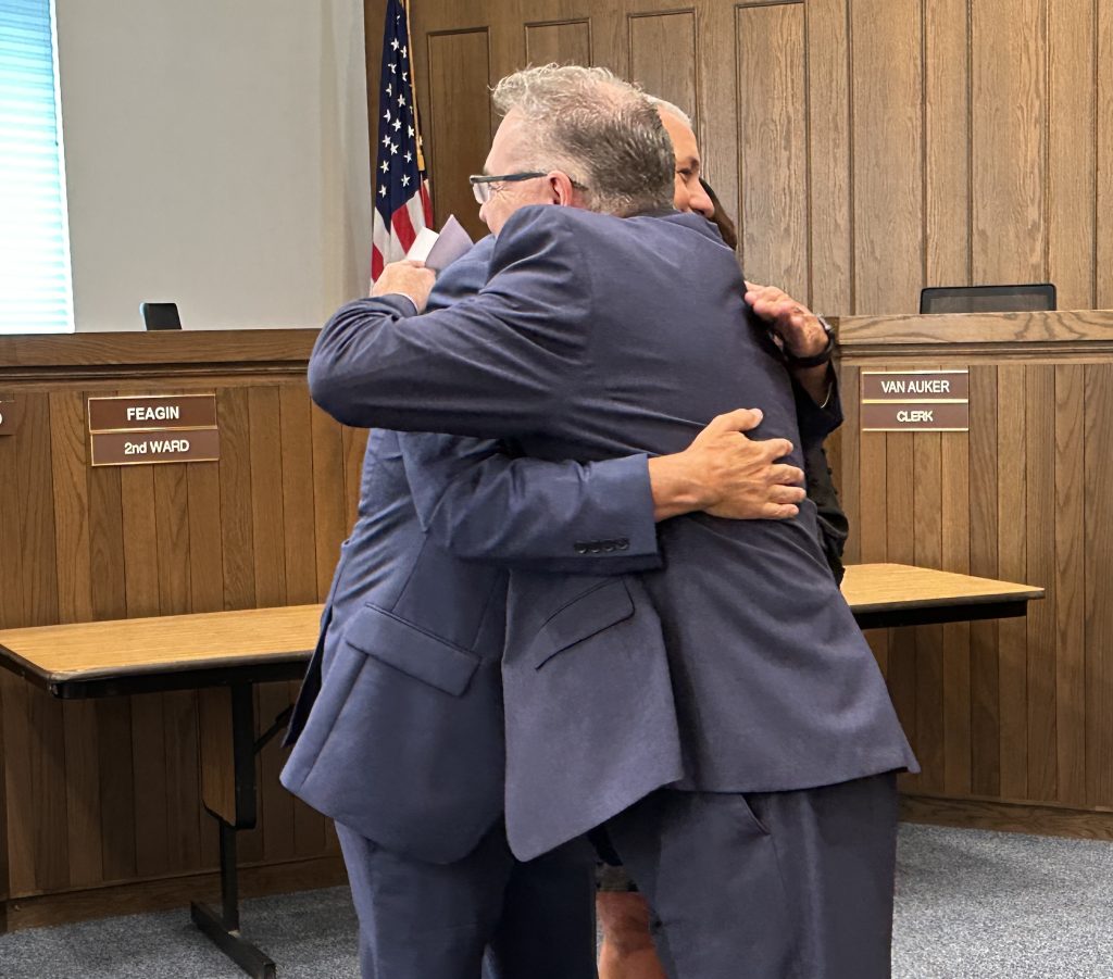 Knapp sworn in as Ontario mayor through 2025 term